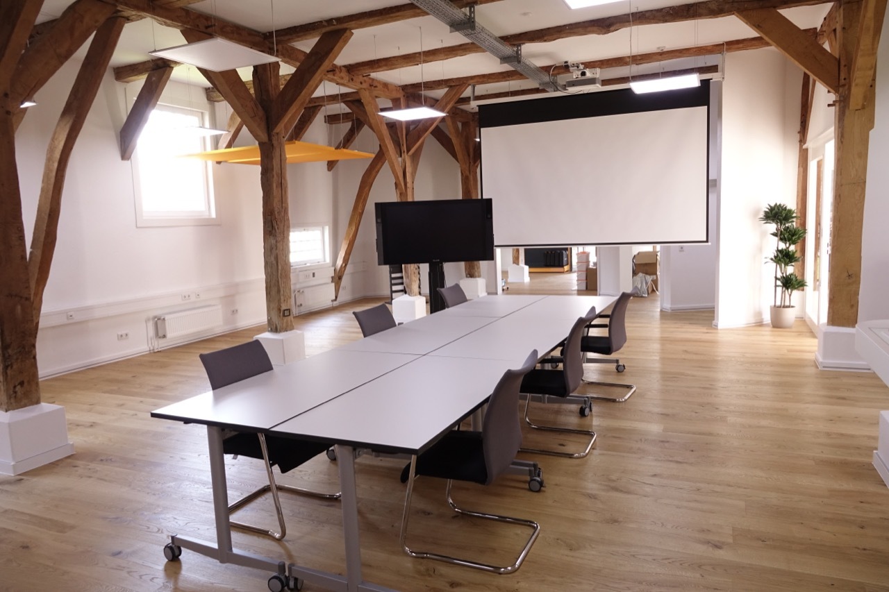 Döllken Profiles GmbH | Industriepartner | Netzwerk Boden